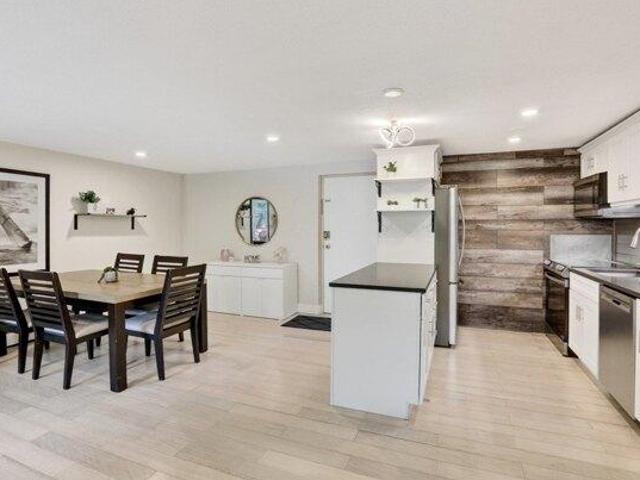 condo with 2 bedroom, Stoneham MA ES104758538