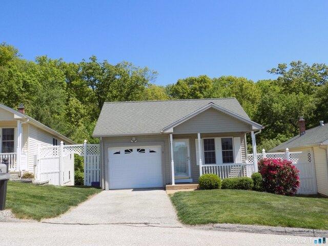condo with 2 bedroom, Stafford CT ES103187599