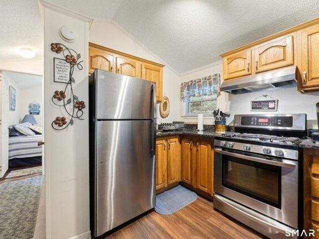 condo with 2 bedroom, Stafford CT ES104443977