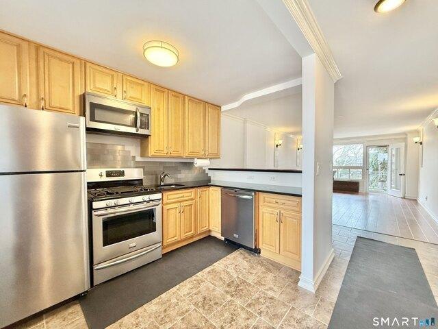 condo with 2 bedroom, Stamford CT DS102801215