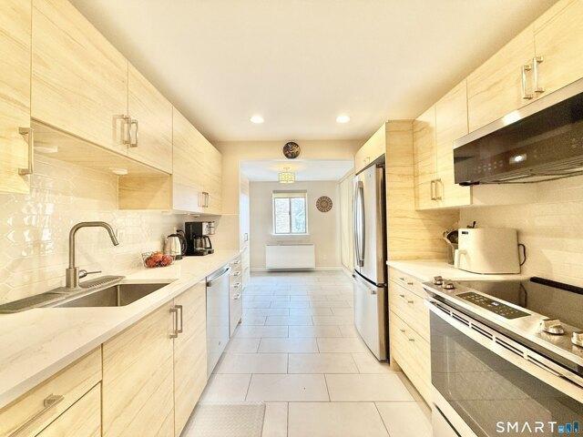 condo with 2 bedroom, Stamford CT DS103161421