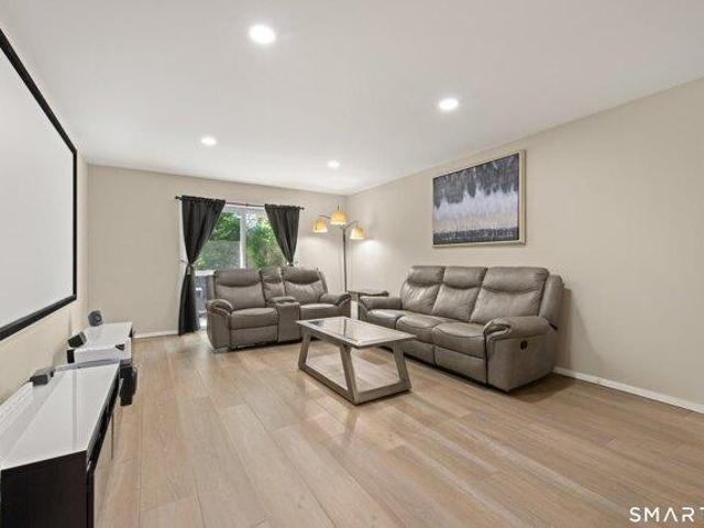condo with 2 bedroom, Stamford CT ES103666969