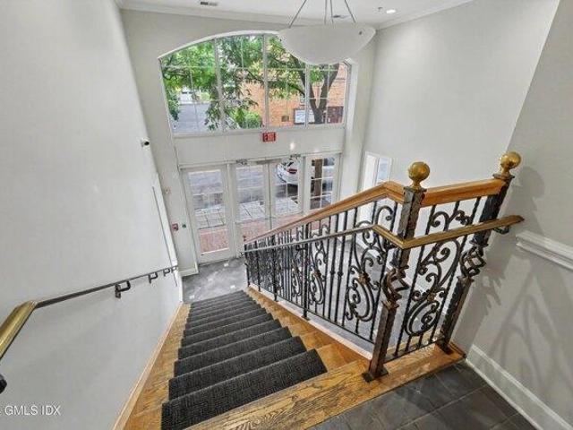condo with 2 bedroom, Stamford CT ES104152569
