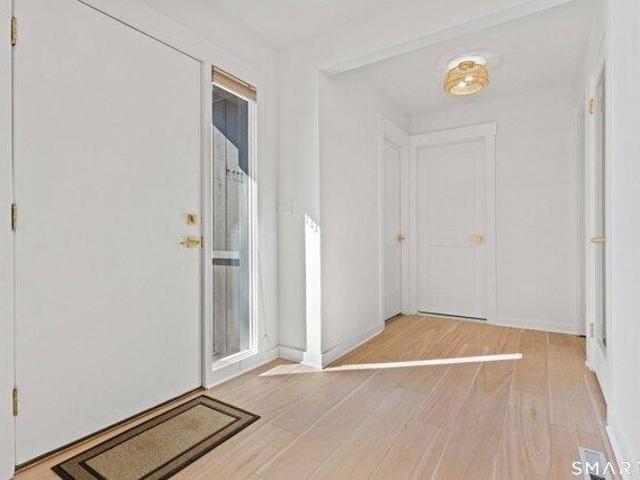 condo with 2 bedroom, Stratford CT DLS102827254