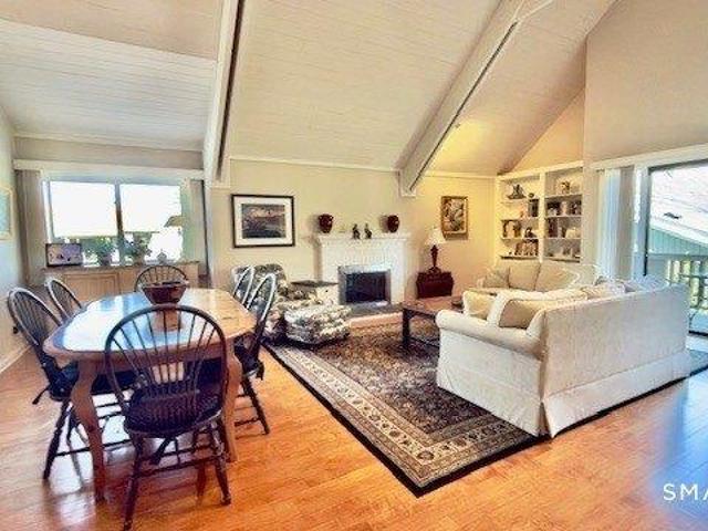 condo with 2 bedroom, Stratford CT DLS103125516