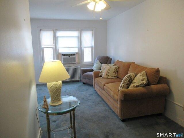 condo with 2 bedroom, Stratford CT ES104811400