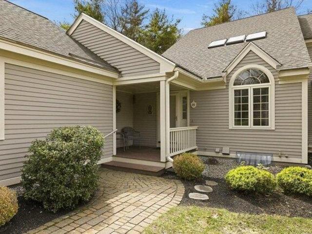 condo with 2 bedroom, Stratham NH DLS101632970