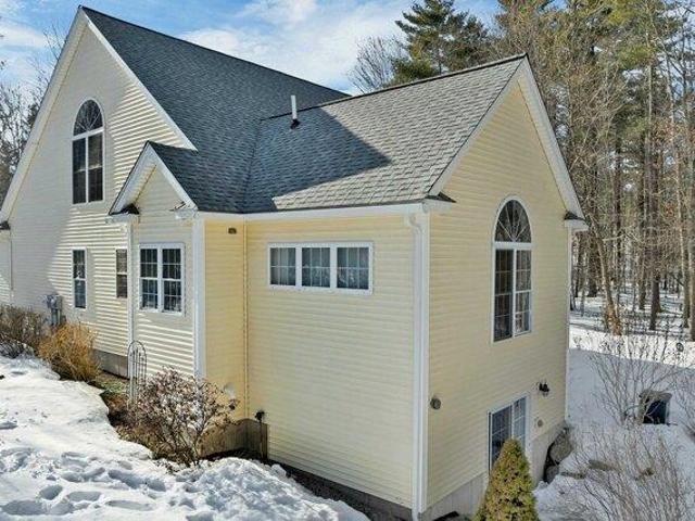 condo with 2 bedroom, Stratham NH DS101895708