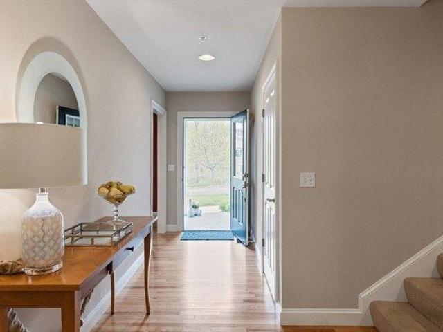 condo with 2 bedroom, Sudbury MA ES103442037