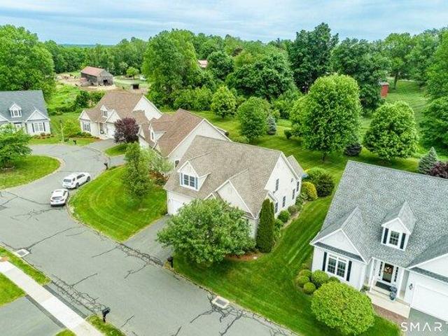 condo with 2 bedroom, Suffield CT ES105140959