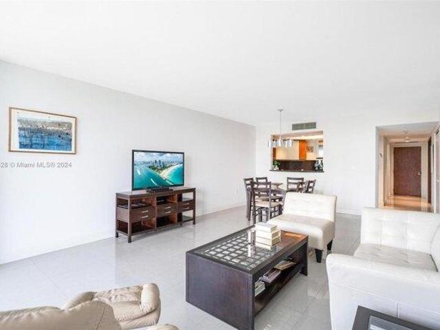 condo with 2 bedroom, Surfside FL DLS89354311
