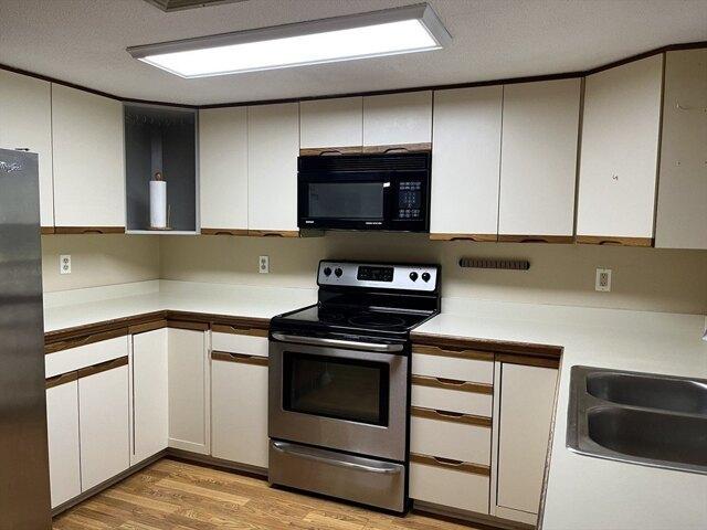 condo with 2 bedroom, Sutton MA DS102585352