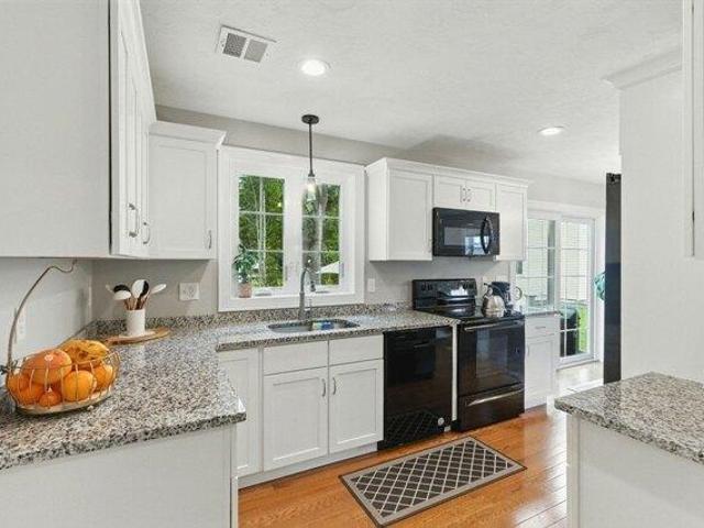 condo with 3 bedroom, Taunton MA DLS102670457