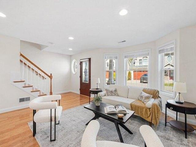 condo with 3 bedroom, Tewksbury MA DLS101934335