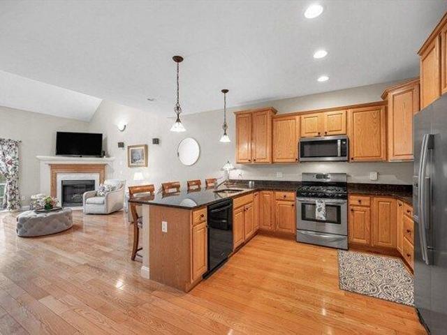 condo with 3 bedroom, Tewksbury MA ES103499058