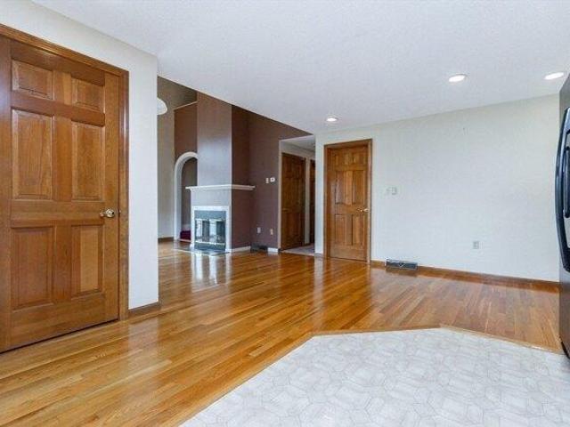 condo with 3 bedroom, Tewksbury MA ES105114071