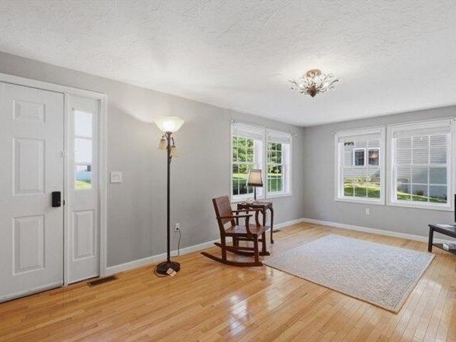 condo with 3 bedroom, Townsend MA ES105092383