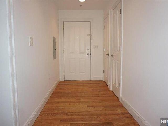 condo with 3 bedroom, Union City NJ DS104189787
