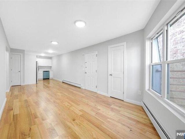 condo with 3 bedroom, Union City NJ ES104788410