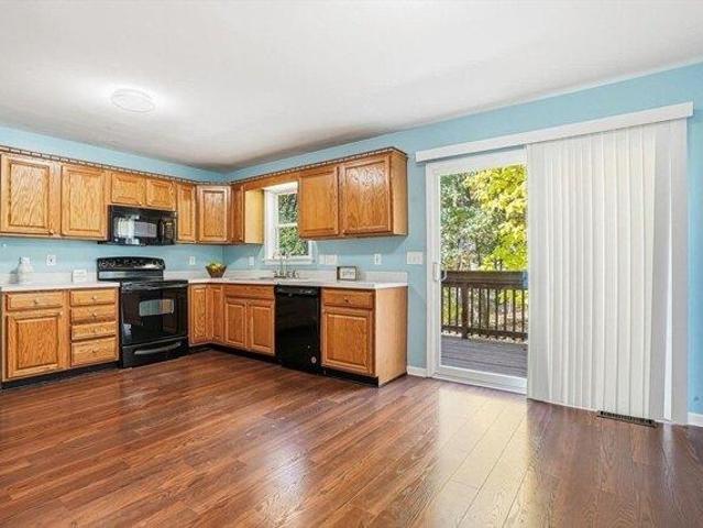 condo with 3 bedroom, Uxbridge MA DS102370111