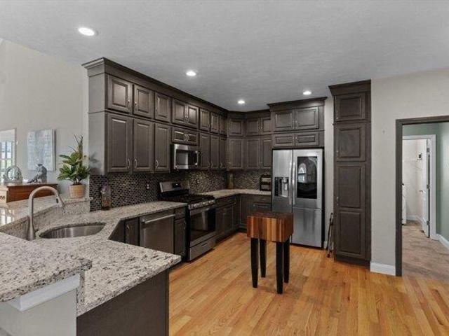 condo with 3 bedroom, Uxbridge MA ES104946837