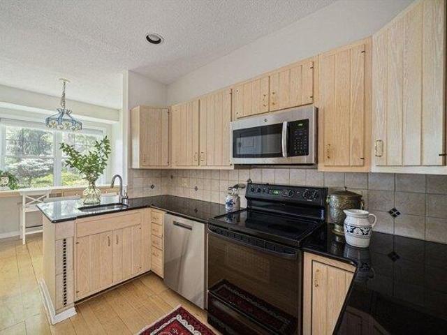 condo with 3 bedroom, Waltham MA ES104148161