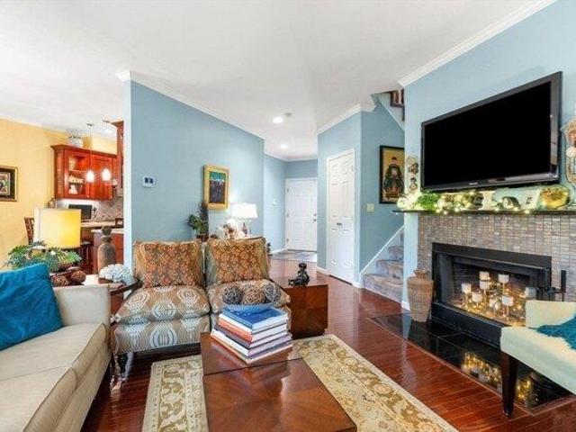 condo with 3 bedroom, Waltham MA ES104352310