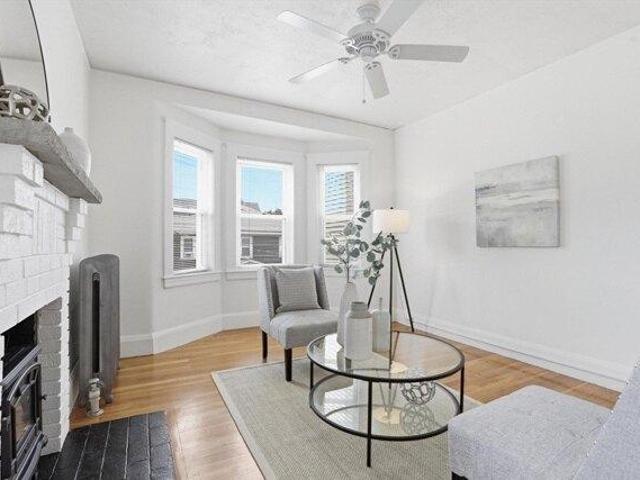 condo with 3 bedroom, Waltham MA ES105093699