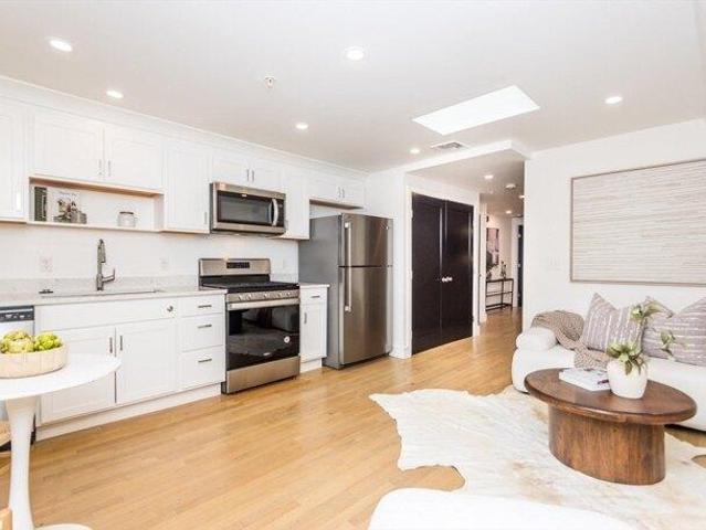 condo with 3 bedroom, Waltham MA ES105143175