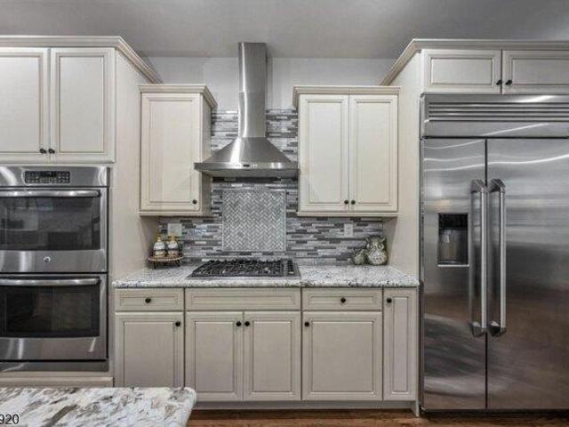 condo with 3 bedroom, Waldwick NJ ES105208053