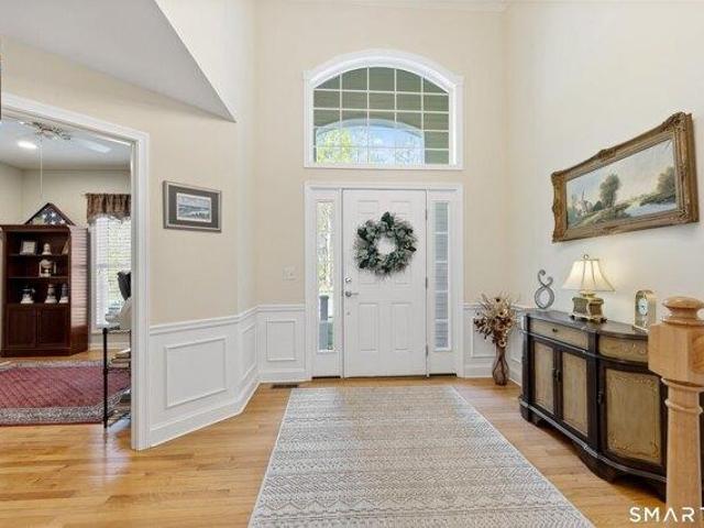 condo with 3 bedroom, Wallingford CT ES103071092