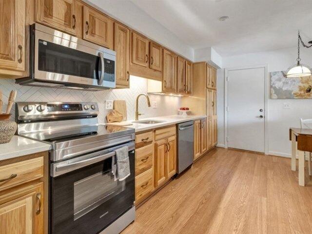 condo with 3 bedroom, Walpole MA ES104788814