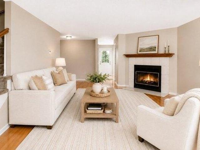 condo with 3 bedroom, Walpole MA ES105144771