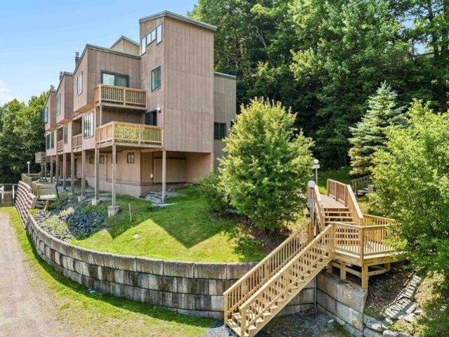 condo with 3 bedroom, Warren VT DS104189045