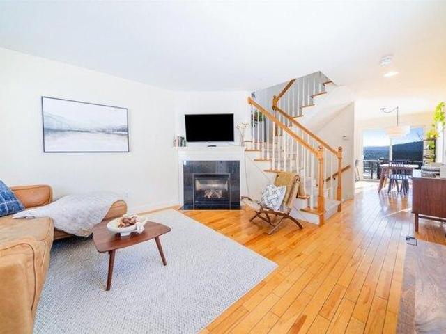 condo with 3 bedroom, Waterbury VT DS102156260