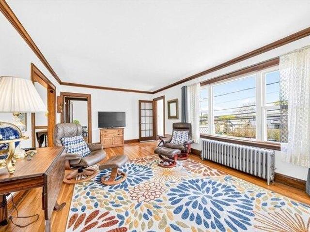 condo with 3 bedroom, Watertown MA DS104045324