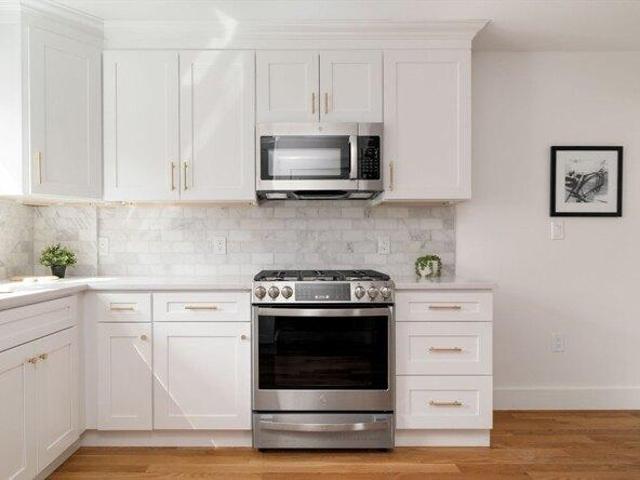 condo with 3 bedroom, Watertown MA ES103495982