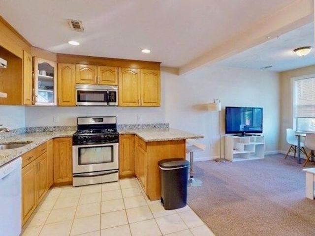 condo with 3 bedroom, Watertown MA ES103496872