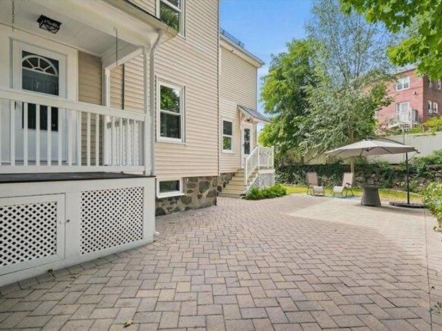 condo with 3 bedroom, Watertown MA ES104920295
