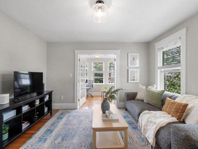 condo with 3 bedroom, Watertown MA ES104261464