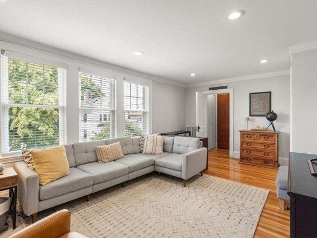 condo with 3 bedroom, Watertown MA ES105105260