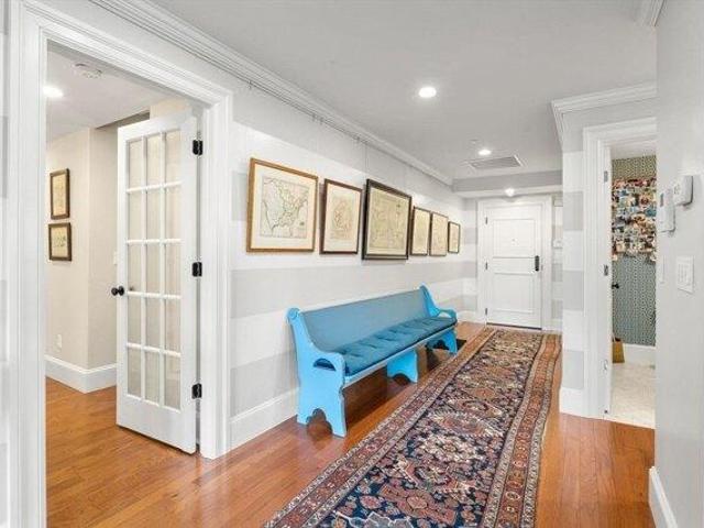condo with 3 bedroom, Watertown MA ES105108934