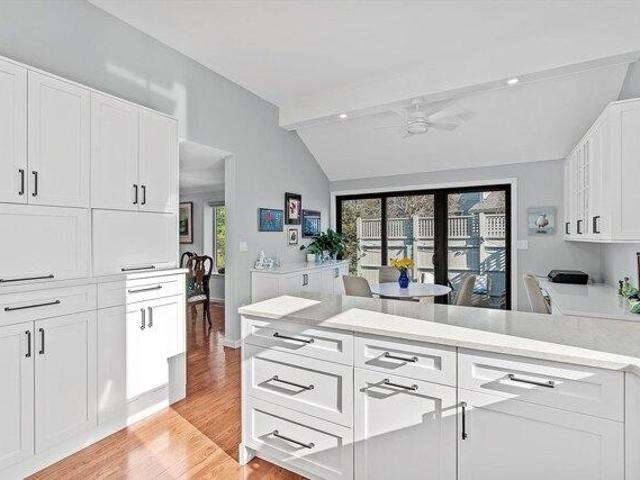 condo with 3 bedroom, Wayland MA DLS102343881