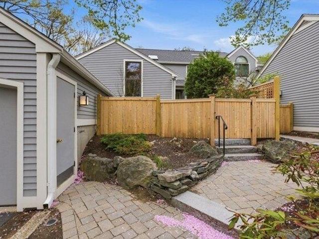 condo with 3 bedroom, Wayland MA DS102563222
