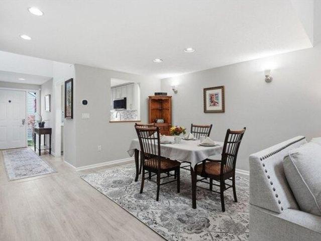 condo with 3 bedroom, Wayland MA DS103124653