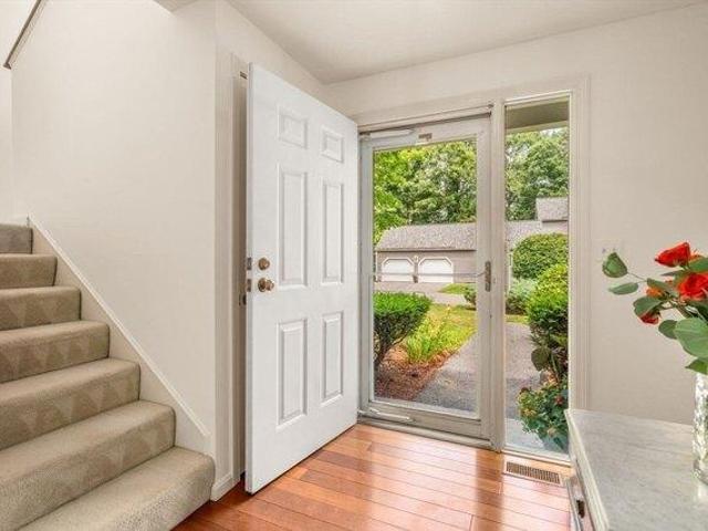 condo with 3 bedroom, Wayland MA ES104569688