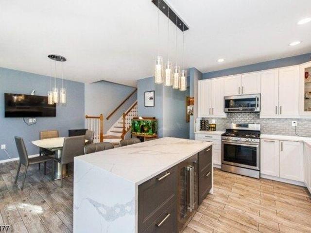 condo with 3 bedroom, Wayne NJ DLS102257454