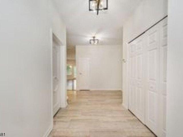 condo with 3 bedroom, Wayne NJ ES105205856