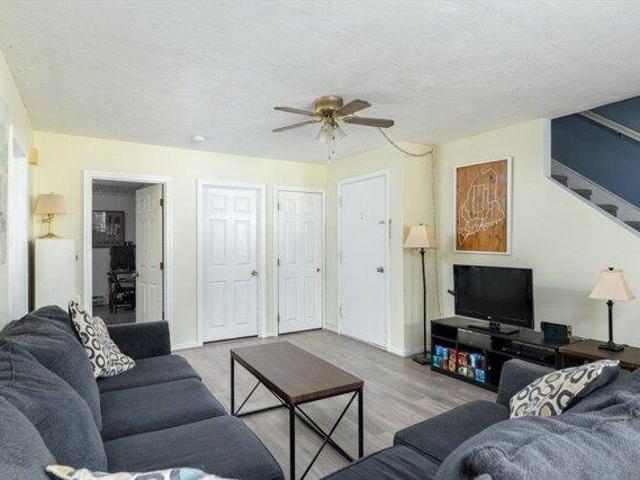 condo with 3 bedroom, Webster MA ES105143219