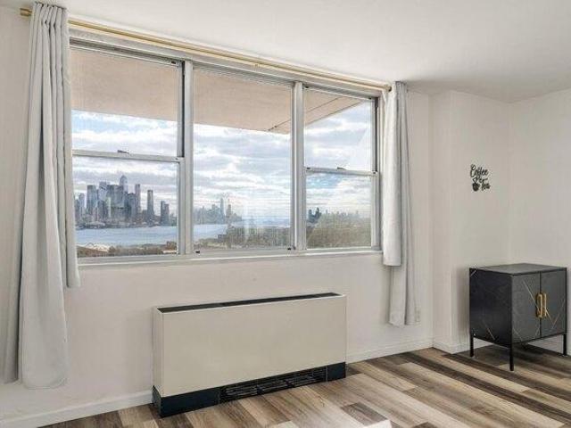 condo with 3 bedroom, West New York NJ DLS101658185